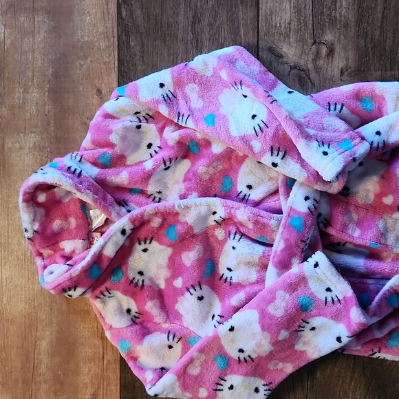 Hello Kitty | Pajamas | Hello Kitty Kids Bathrobe | Poshmark